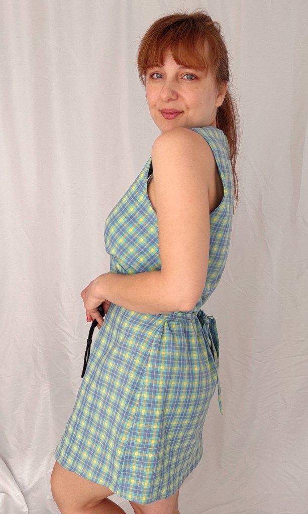 Deep V Neck Dress Sewing Tutorial + Free PDF Pattern - Sparrow Refashion